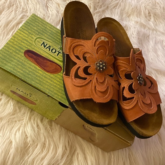 Naot | Shoes | Naot Sandy Coral Reef Leather Shoes | Poshmark